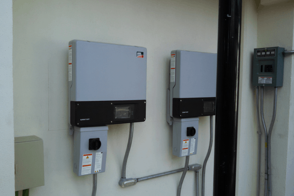 ¿Qué son los inversores para paneles solares? - Neowatts